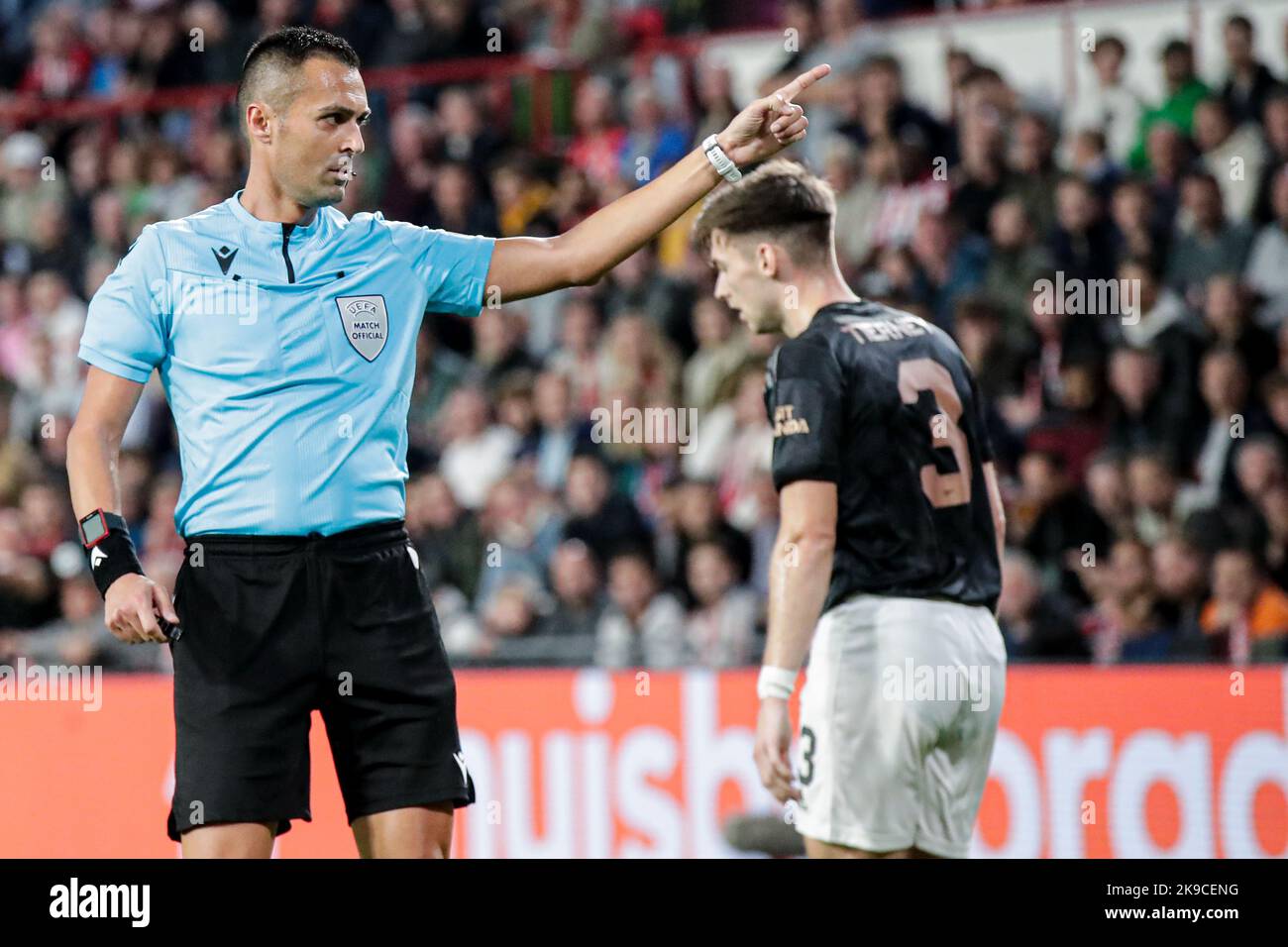 Schiedsrichter marco di bello -Fotos und -Bildmaterial in hoher ...