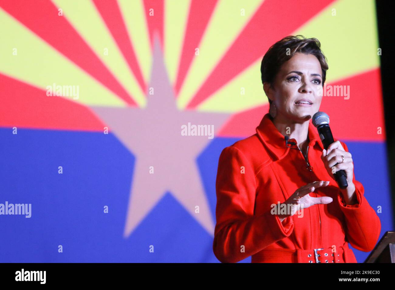 Der Gouverneurskandidat der Arizona GOP, Kari Lake, tritt am 27 ...
