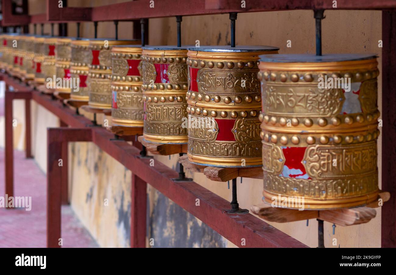 Leh, Indien - 18. Juni 2022: Tibetische Glocken im Kloster Diskit, dem ...
