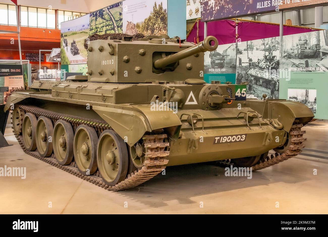 Britischer kreuzerpanzer mark viii a27 cromwell tank -Fotos und ...