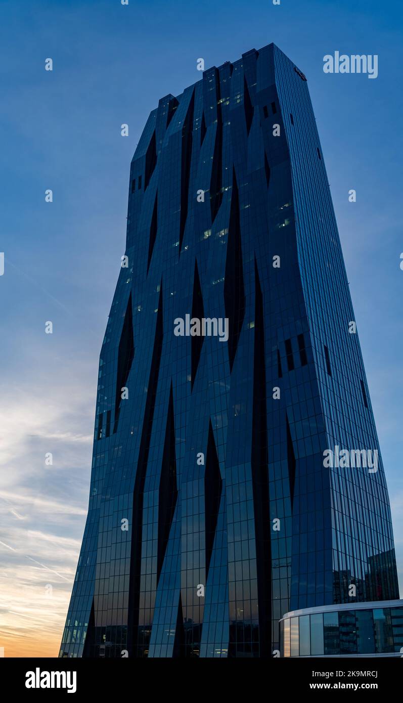 Donaucity und dc tower -Fotos und -Bildmaterial in hoher Auflösung – Alamy