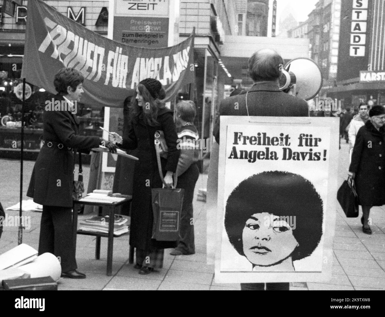 Sammlung von Unterschriften und Protest für die Freilassung von US ...