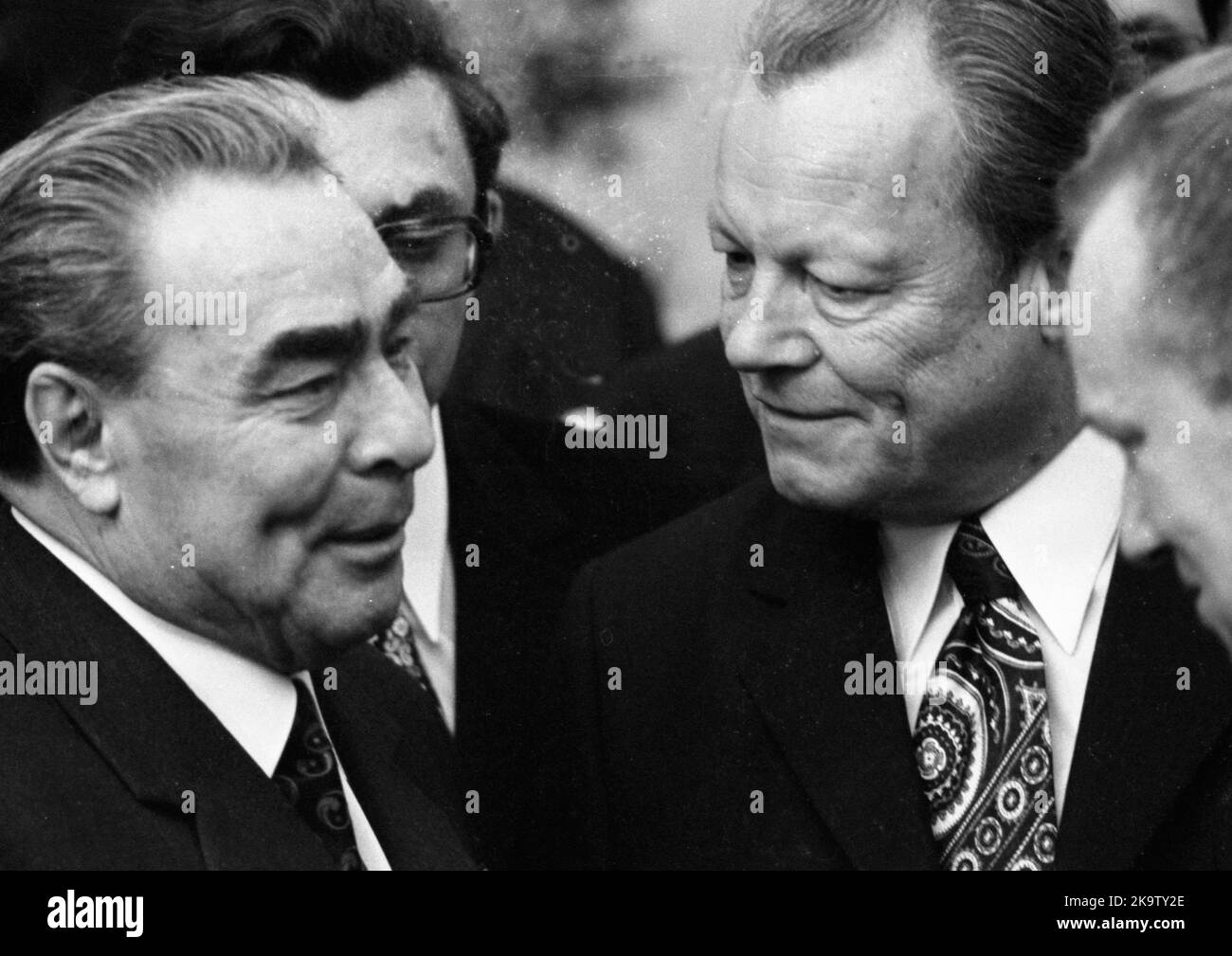 Breschnew in bonn -Fotos und -Bildmaterial in hoher Auflösung – Alamy
