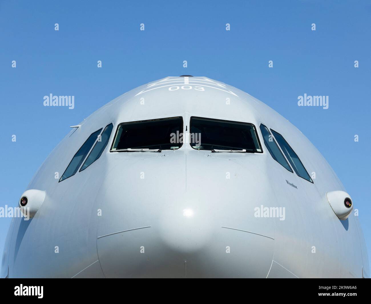 Der Airbus A330 Multi Role Tanker Transport (MRTT) ist ein europäisches ...