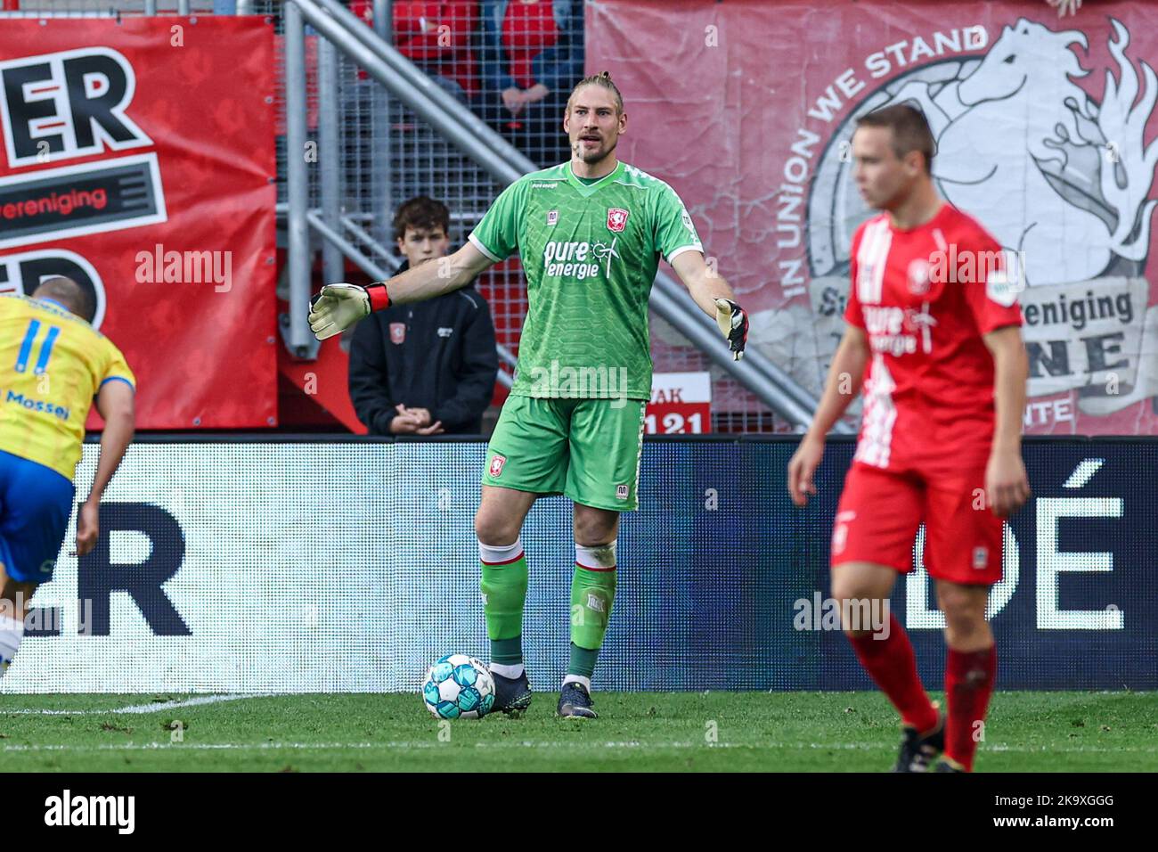 ENSCHEDE, NIEDERLANDE - 30. OKTOBER: Torwart Lars Unnerstall des FC ...