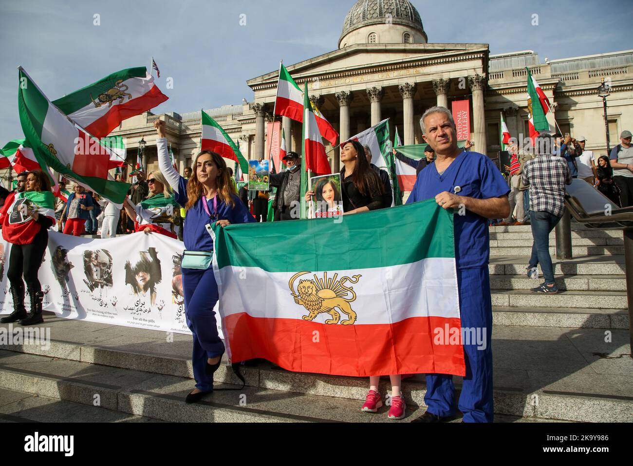 Opfer des iranischen regimes -Fotos und -Bildmaterial in hoher ...