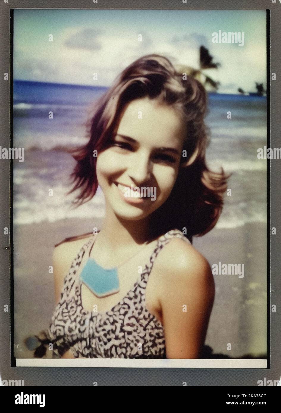 Alte frauen am strand bikini -Fotos und -Bildmaterial in hoher ...