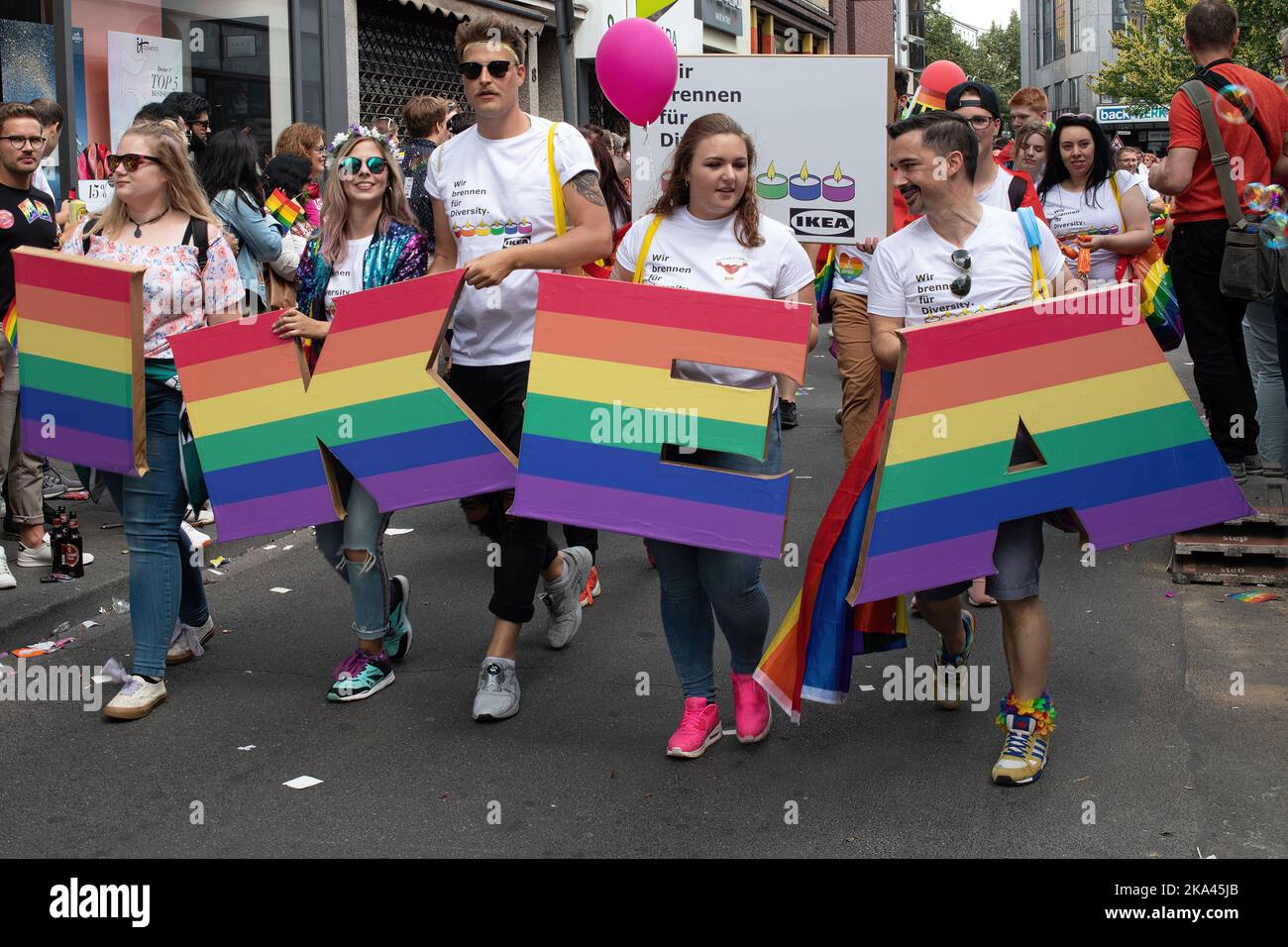 Gay parade cologne -Fotos und -Bildmaterial in hoher Auflösung – Alamy