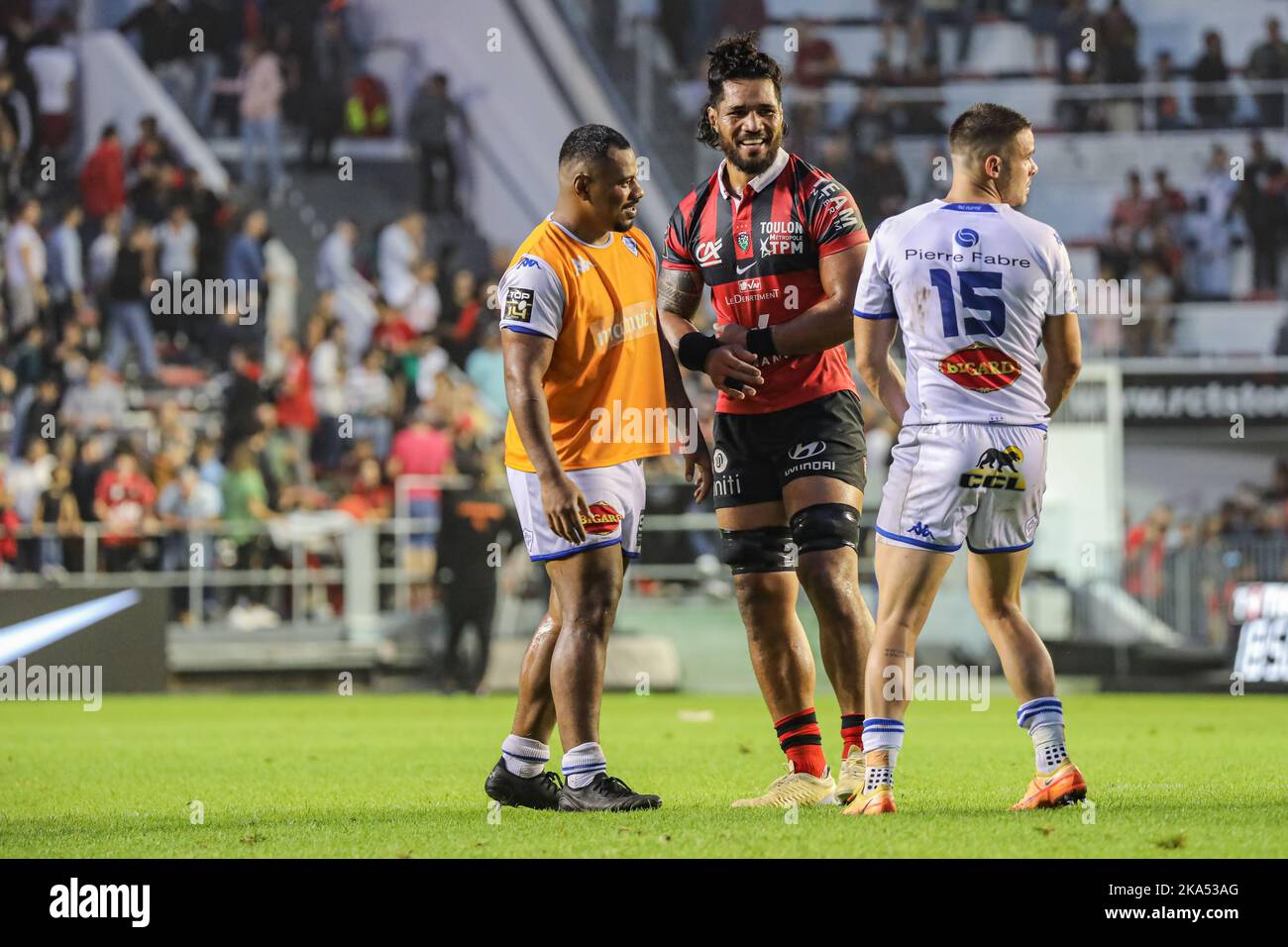 Sitaleki TIMANI vom RUGBY CLUB TOULONNAIS (RCT) diskutiert mit DEN ...