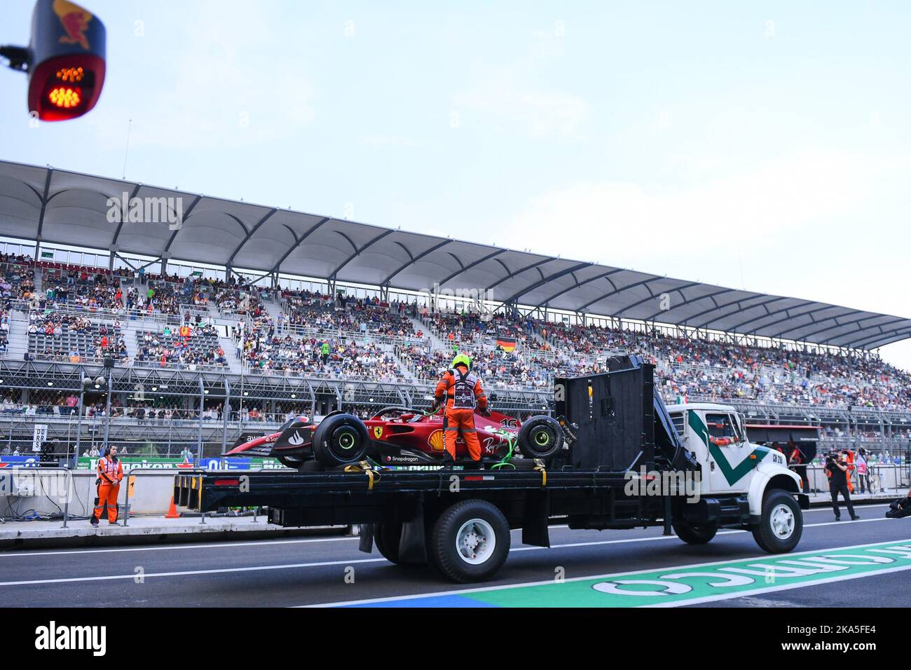 MEXIKO-Stadt, MEXIKO 28. 2022. Oktober: Charles Leclerc aus Monaco (N ...