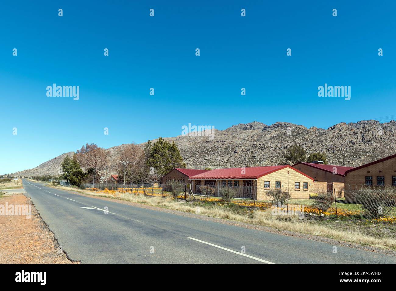 OP DIE BERG, SÜDAFRIKA - SEP 9, 2022: Eine Straßenszene, mit der ...