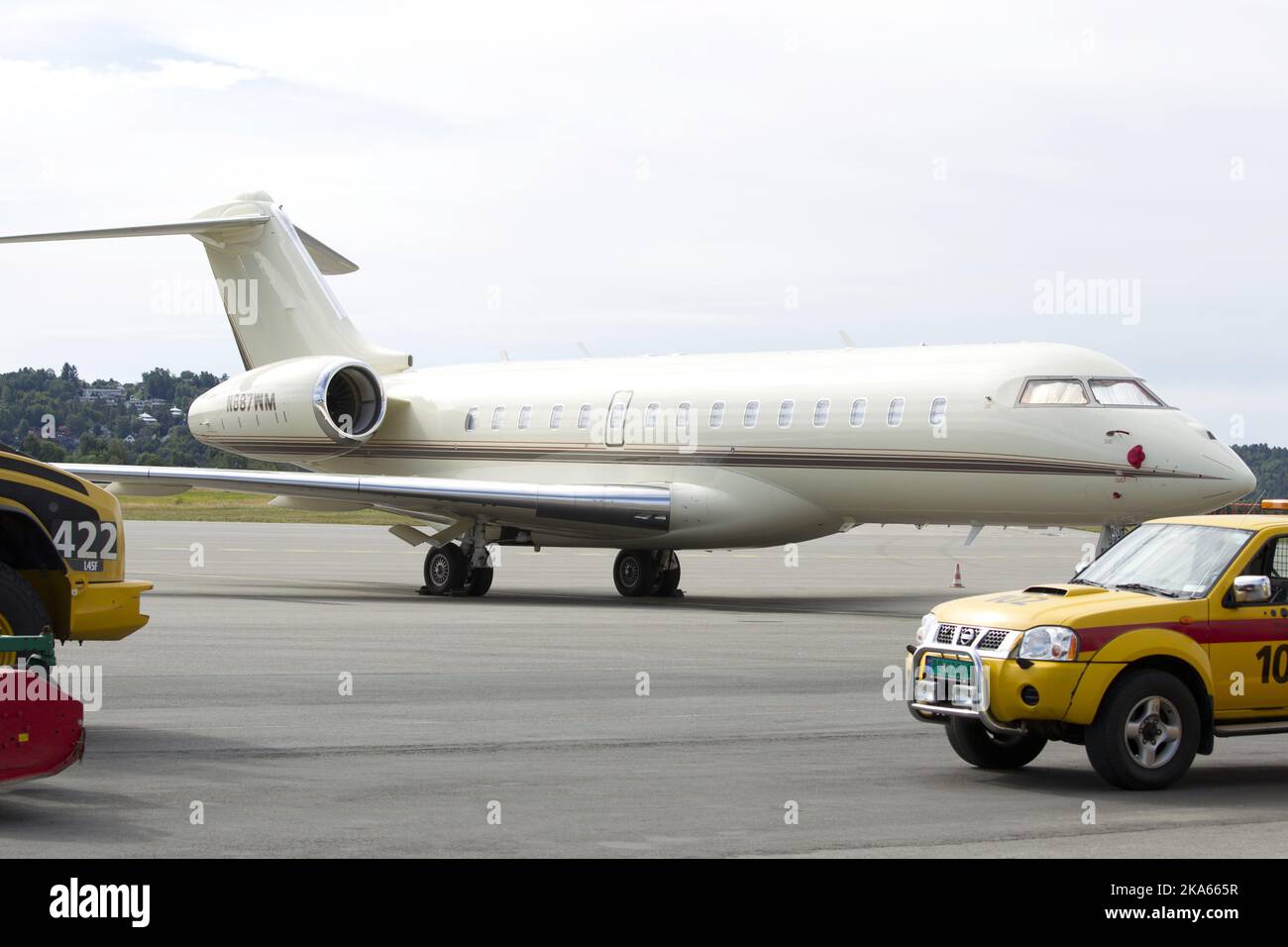 Bild mit dem Jet von Bill Gates auf dem Flughafen Kristiansand, Kjevik ... Bild mit dem Jet von Bill Gates auf dem Flughafen Kristiansand, Kjevik ...