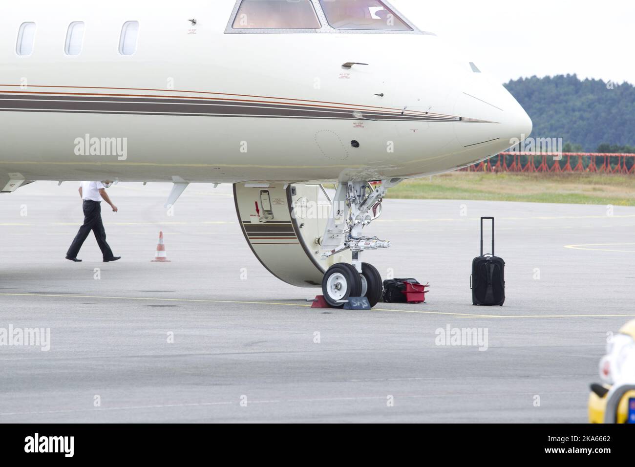 Bild mit dem Jet von Bill Gates auf dem Flughafen Kristiansand, Kjevik ... Bild mit dem Jet von Bill Gates auf dem Flughafen Kristiansand, Kjevik ...