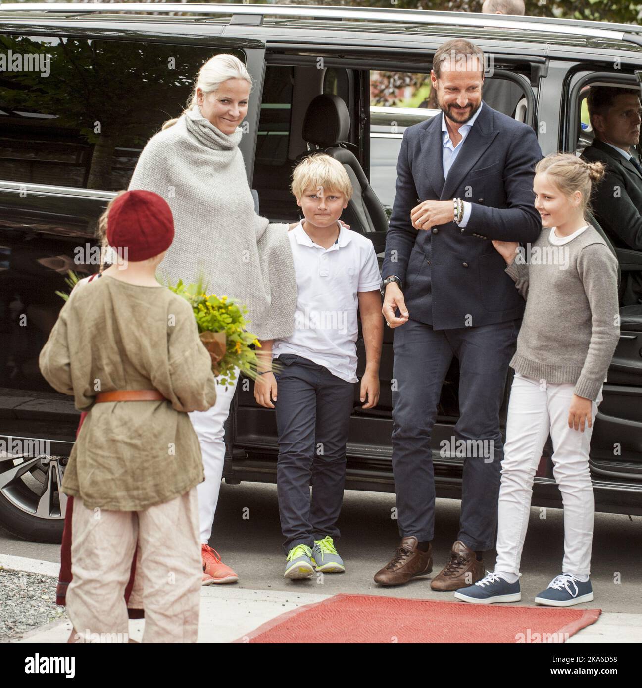 Norwegen, Stiklestad 20150724: Kronprinz Haakon und Kronprinzessin ...