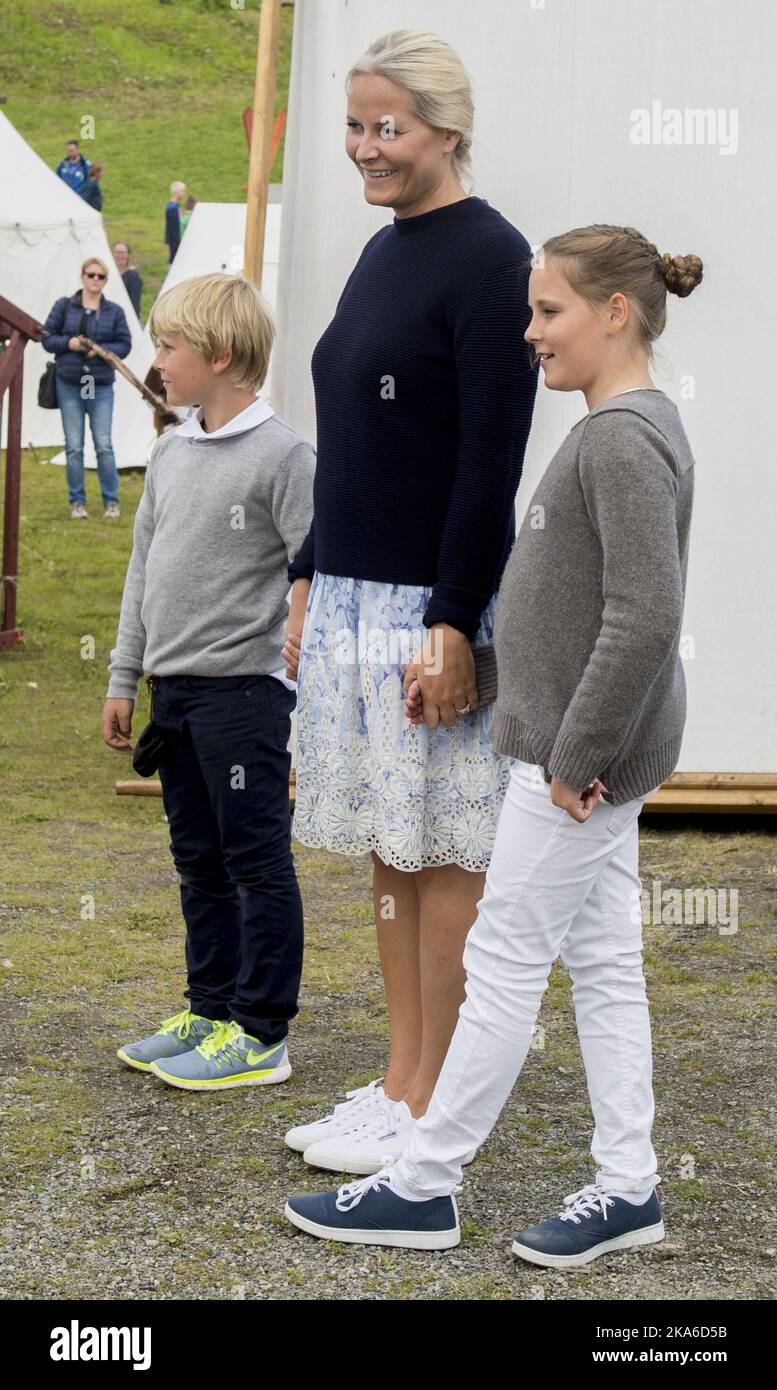 Norwegen, Stiklestad 20150724: Kronprinz Haakon und Kronprinzessin ...