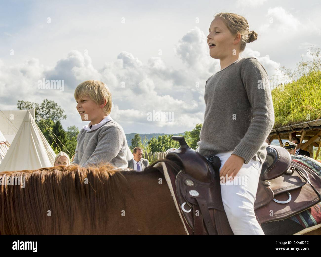 Norwegen, Stiklestad 20150724: Kronprinz Haakon und Kronprinzessin ...