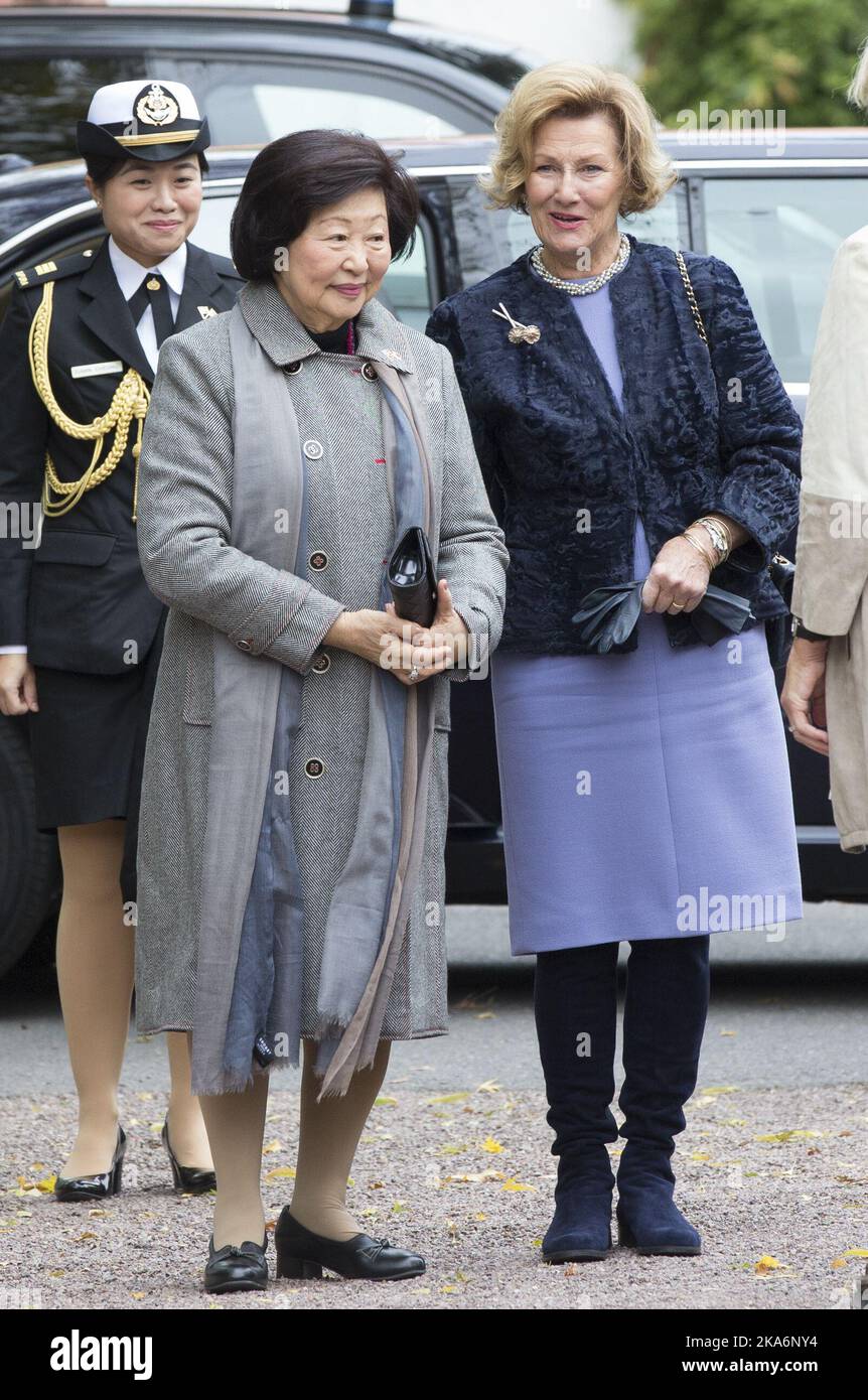 OSLO, Norwegen 20161010. Staatsbesuch aus Singapur. Die Frau des ...