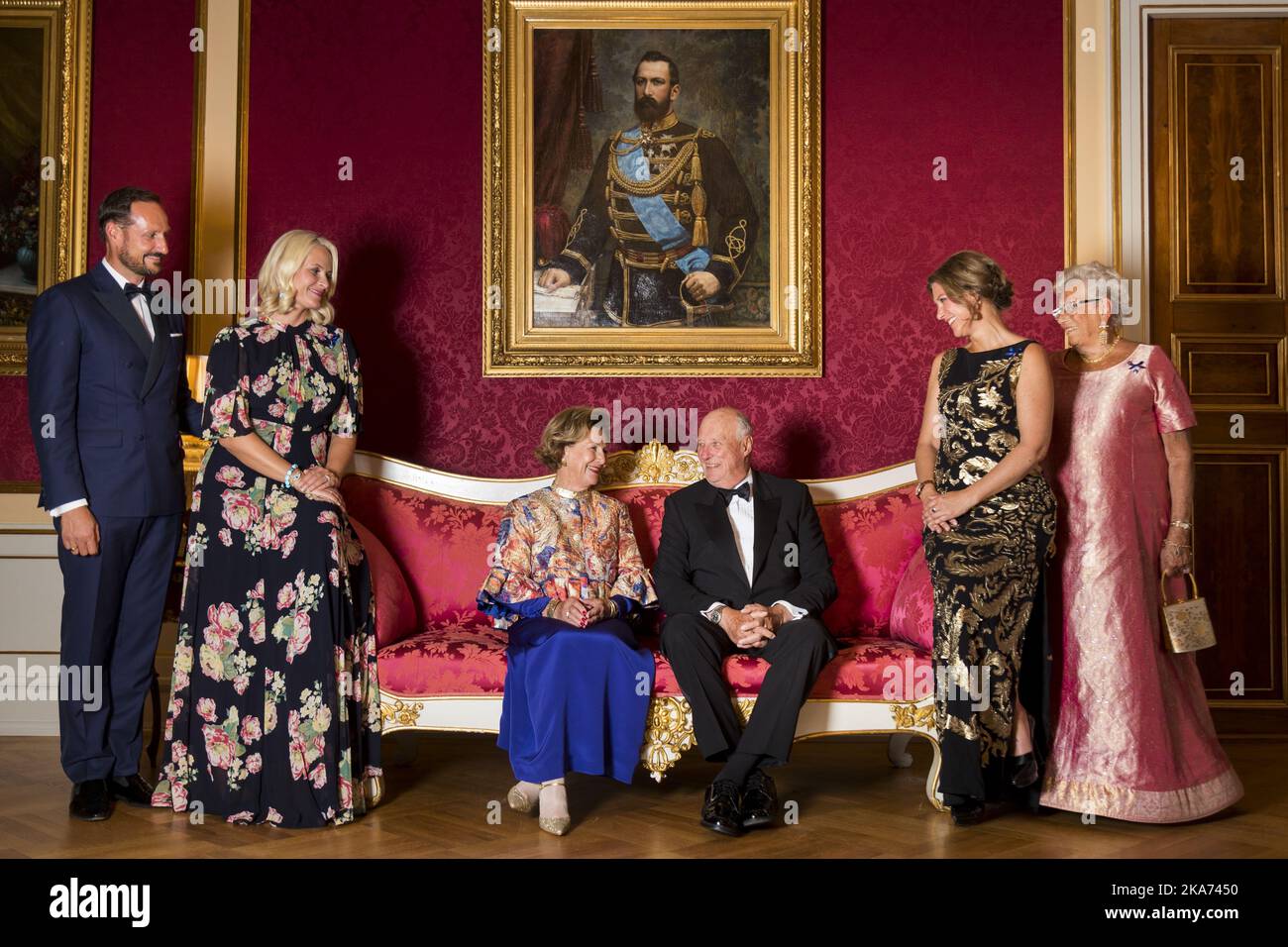 Prinzessin martha louise und kronprinz harald zusammen foto -Fotos und -Bildmaterial in hoher ...