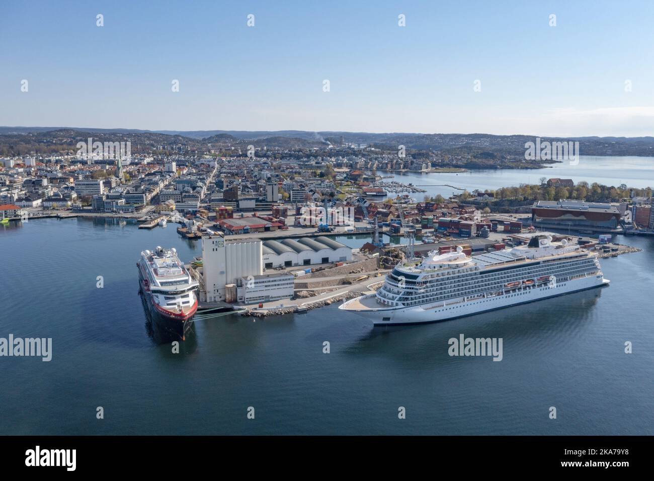 Kristiansand 20210507. Fjordline's neuer Katamaran Fjord FSTR dockt zum ...