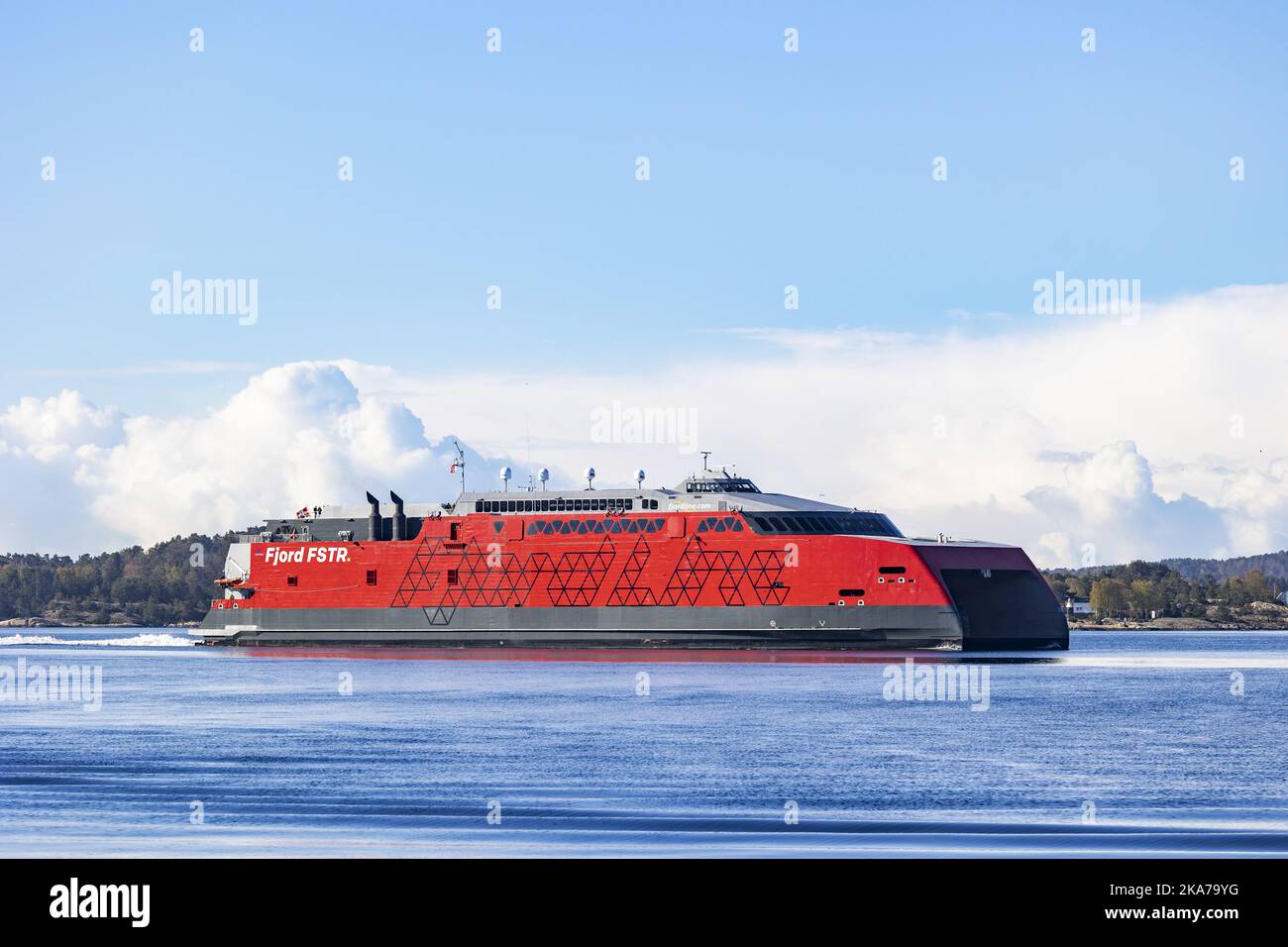 Kristiansand 20210507. Fjordline's neuer Katamaran Fjord FSTR dockt zum ...