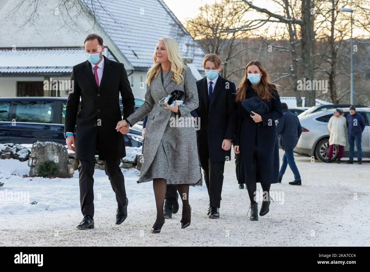 Asker 20211224. Kronprinz Haakon, Kronprinzessin Mette-Marit, Prinz ...
