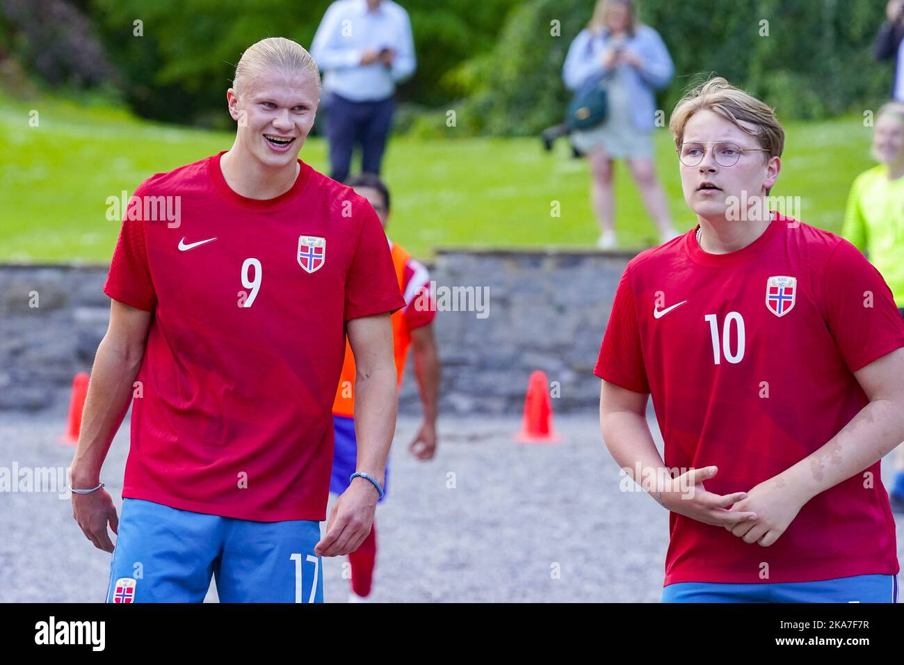 Erling haaland family -Fotos und -Bildmaterial in hoher Auflösung – Alamy