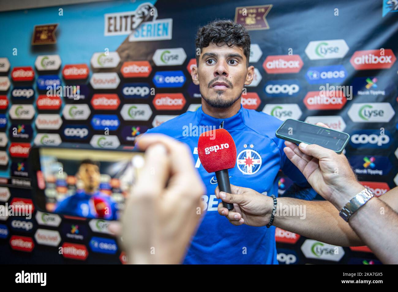 Stavanger 20220825. Florinel Coman von FCSB in der Interviewzone nach ...