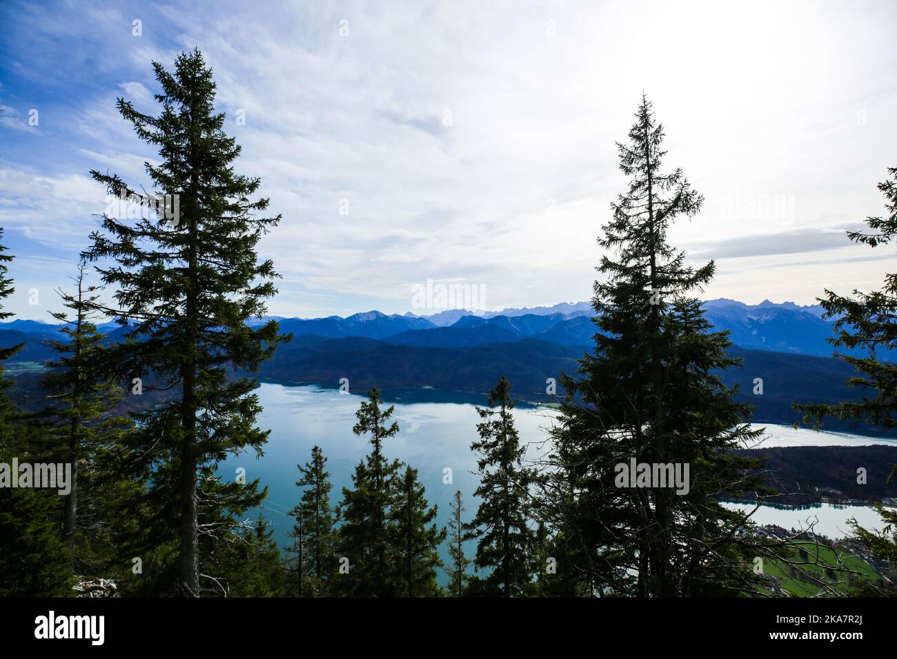 Der Walchensee ist einer der tiefsten (maximale Tiefe: 190 m)[4] und ...