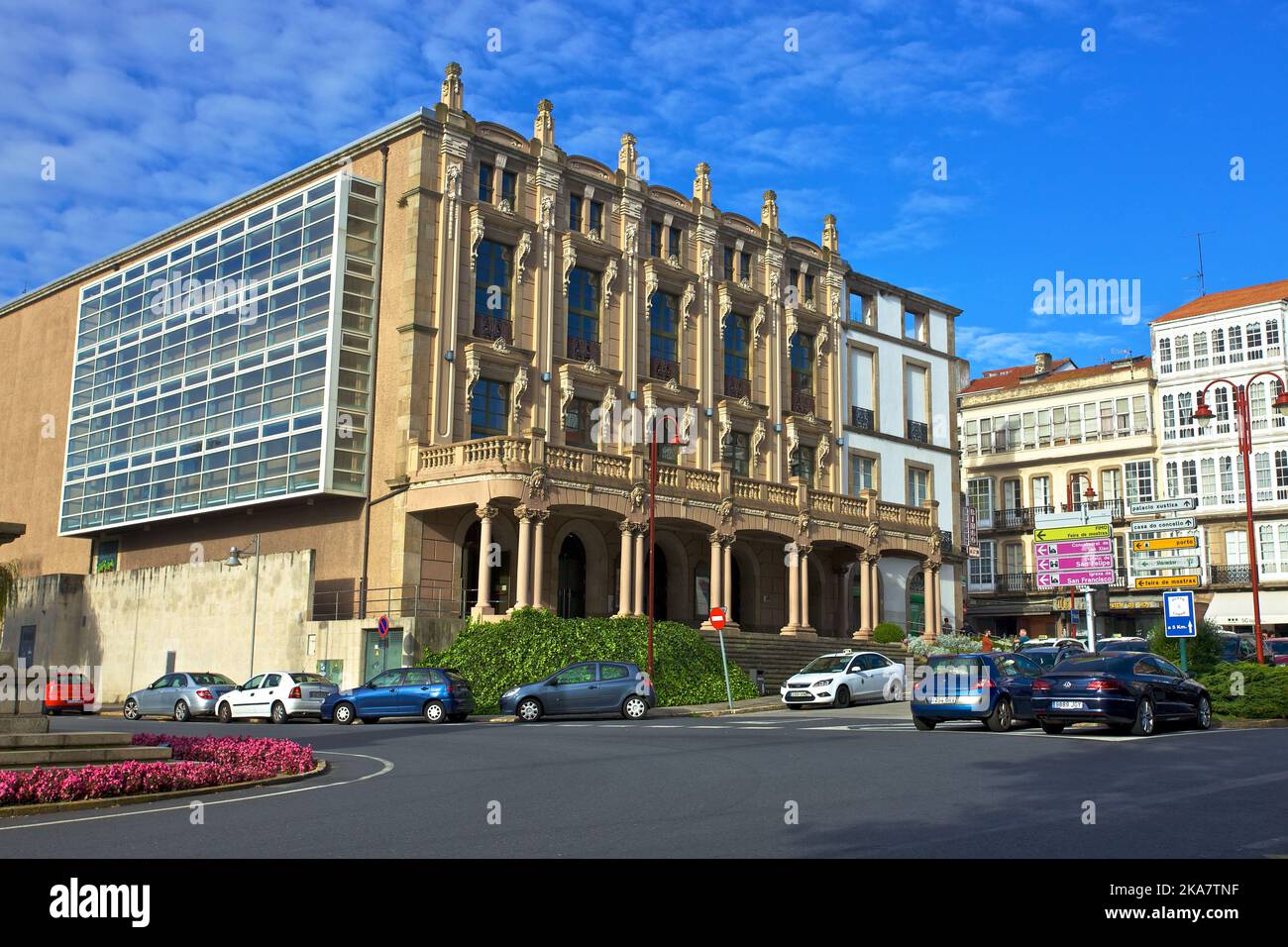 überragendes theater -Fotos und -Bildmaterial in hoher Auflösung – Alamy