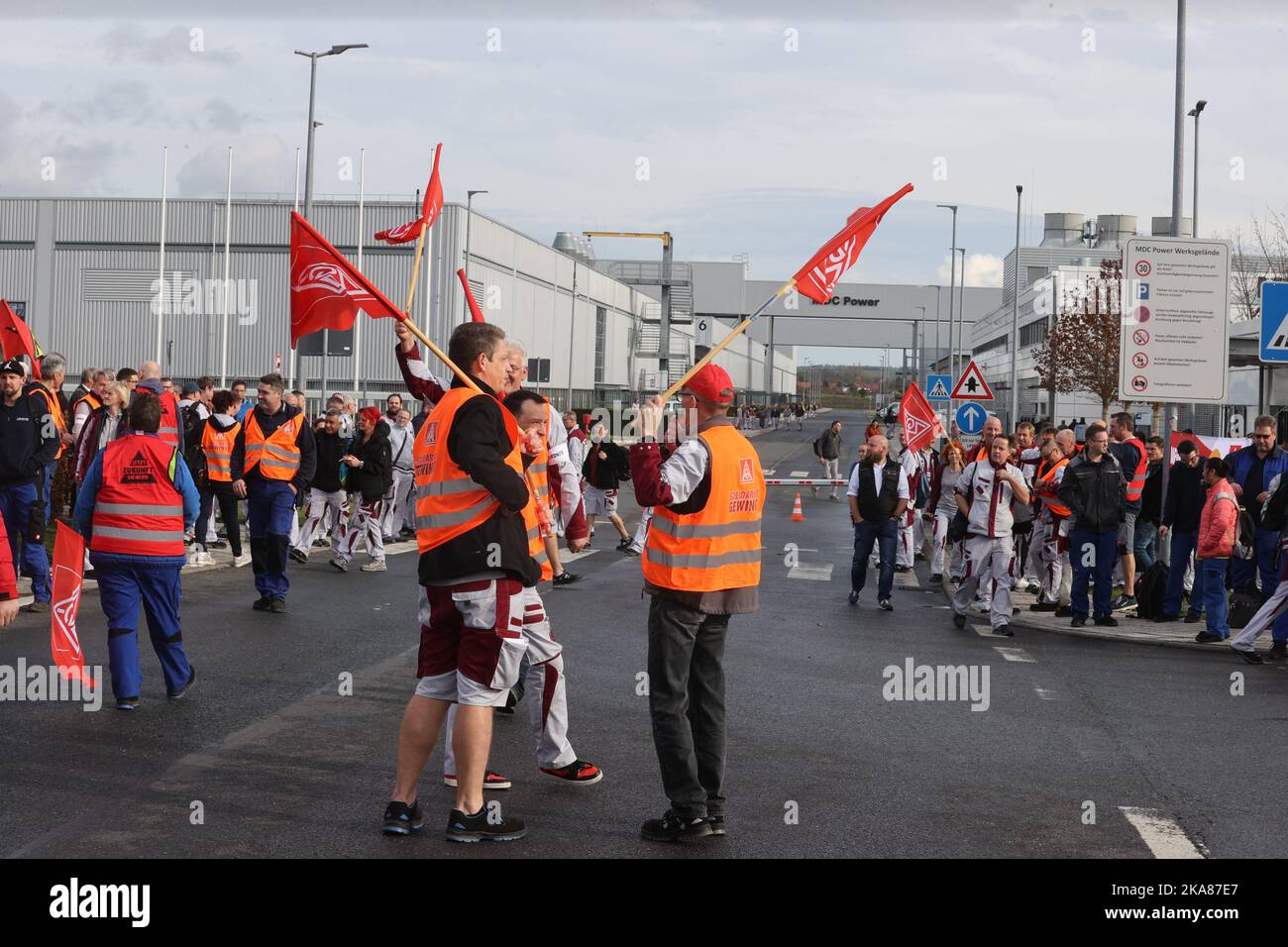 Ig metall fahnen -Fotos und -Bildmaterial in hoher Auflösung – Alamy