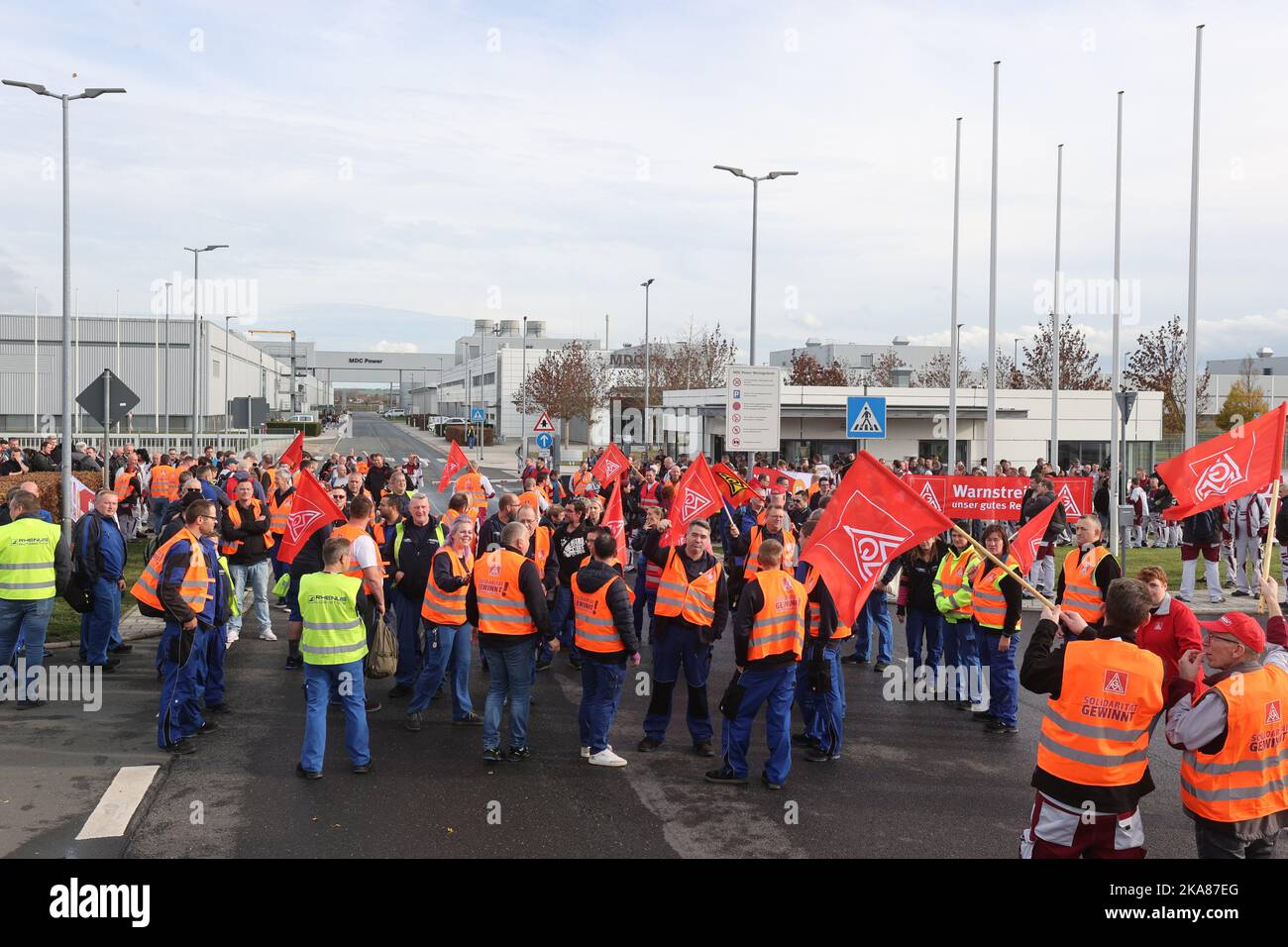 Ig metall fahnen -Fotos und -Bildmaterial in hoher Auflösung – Alamy