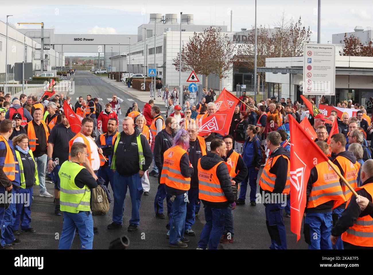 Ig metall fahnen -Fotos und -Bildmaterial in hoher Auflösung – Alamy