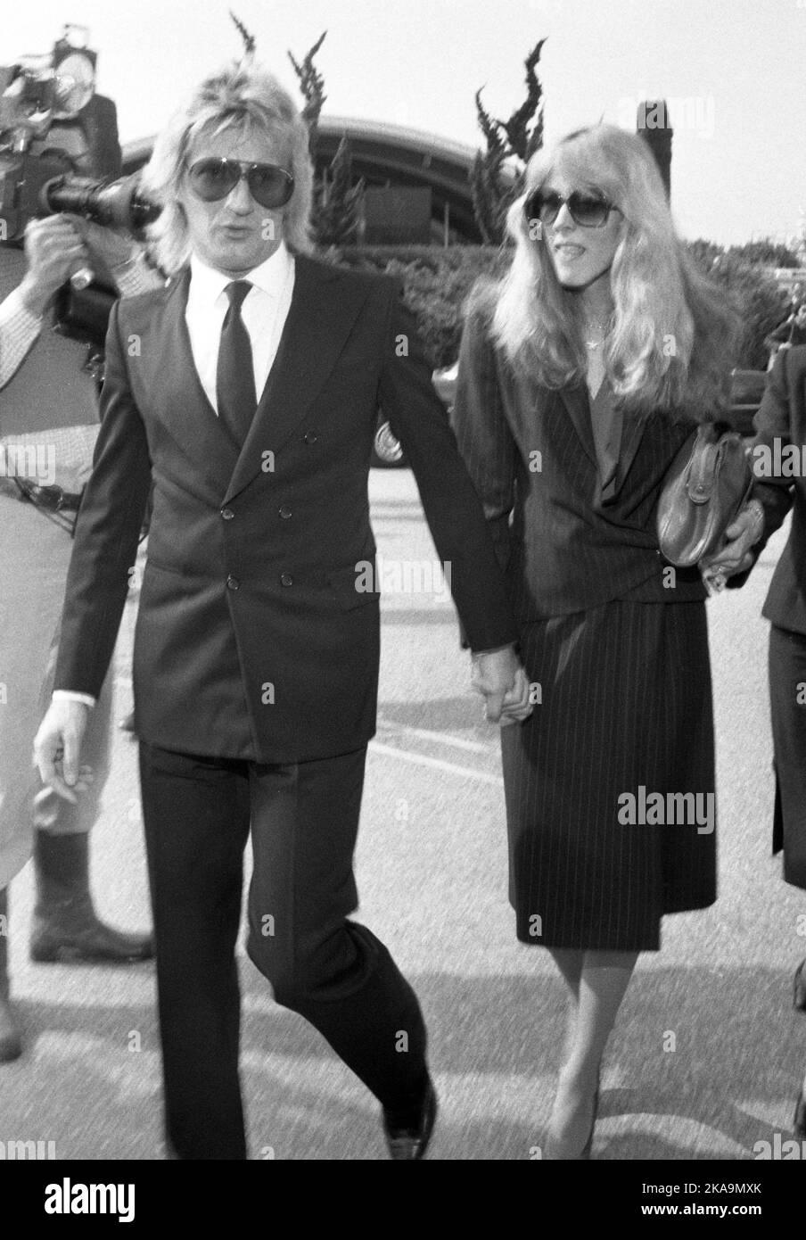 Rod Stewart und Alana Hamilton beim David Jansen Funeral Service am 17 ...
