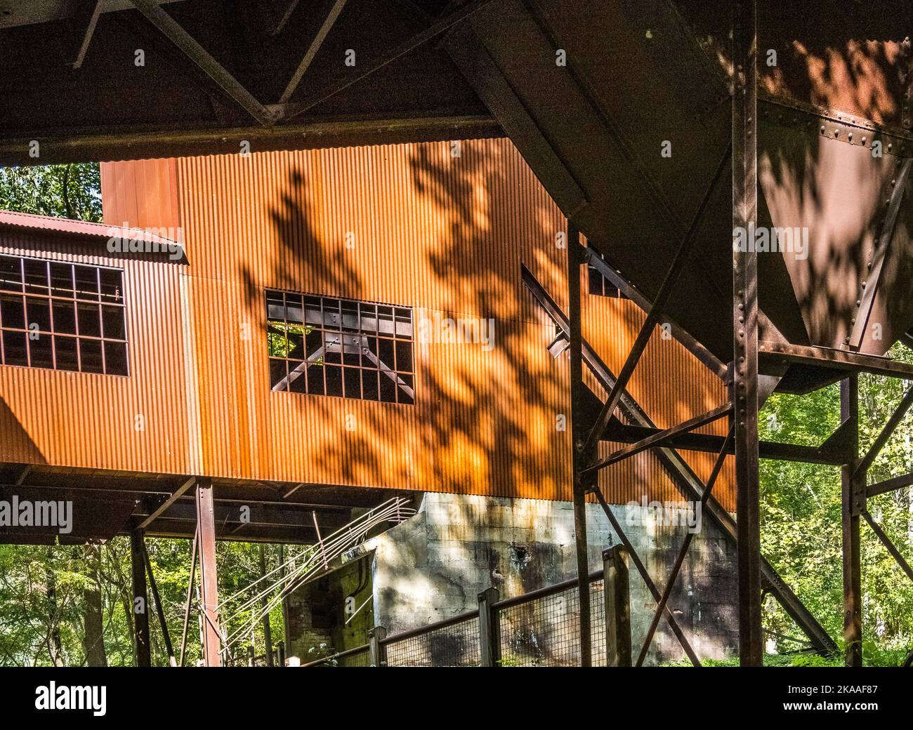 Dreifache Kohleverarbeitungseinheit im historischen Nuttallburg im New ...
