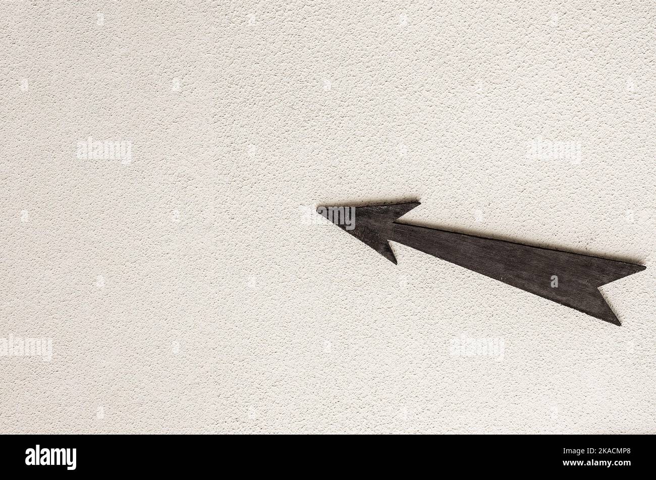 Pfeil nach oben links -Fotos und -Bildmaterial in hoher Auflösung – Alamy