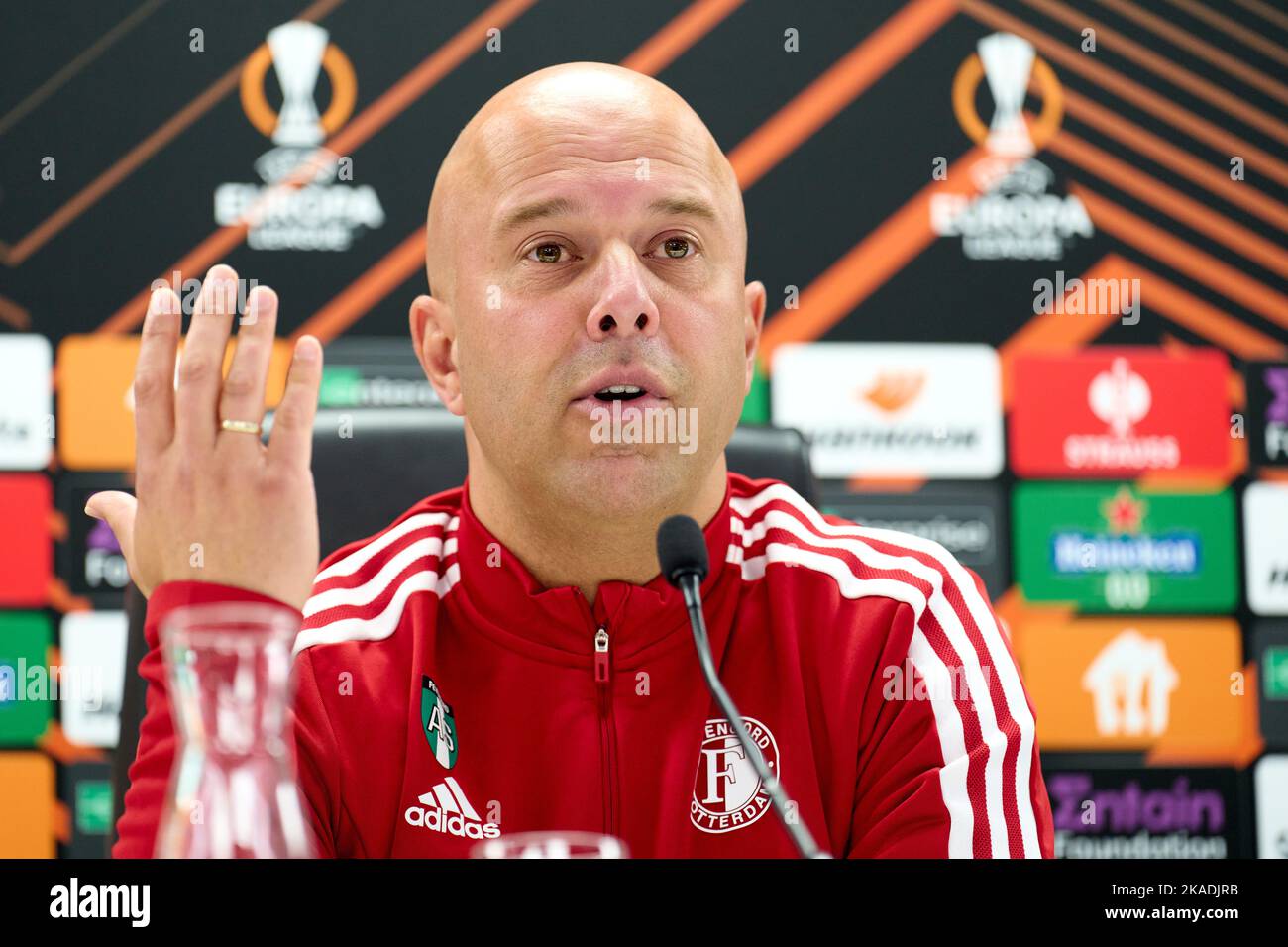 Rotterdam, Niederlande. 02/11/2022, Rotterdam - Feyenoord Trainer Arne ...