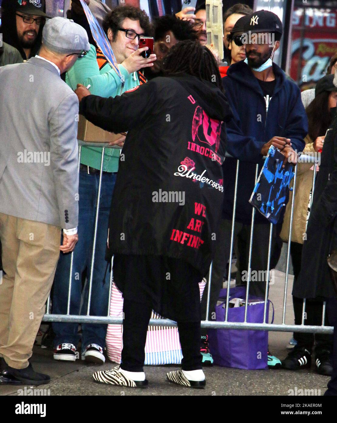 01. November 2022 Whoopi Goldberg in der Tonight Show mit Jimmy Fallon ...