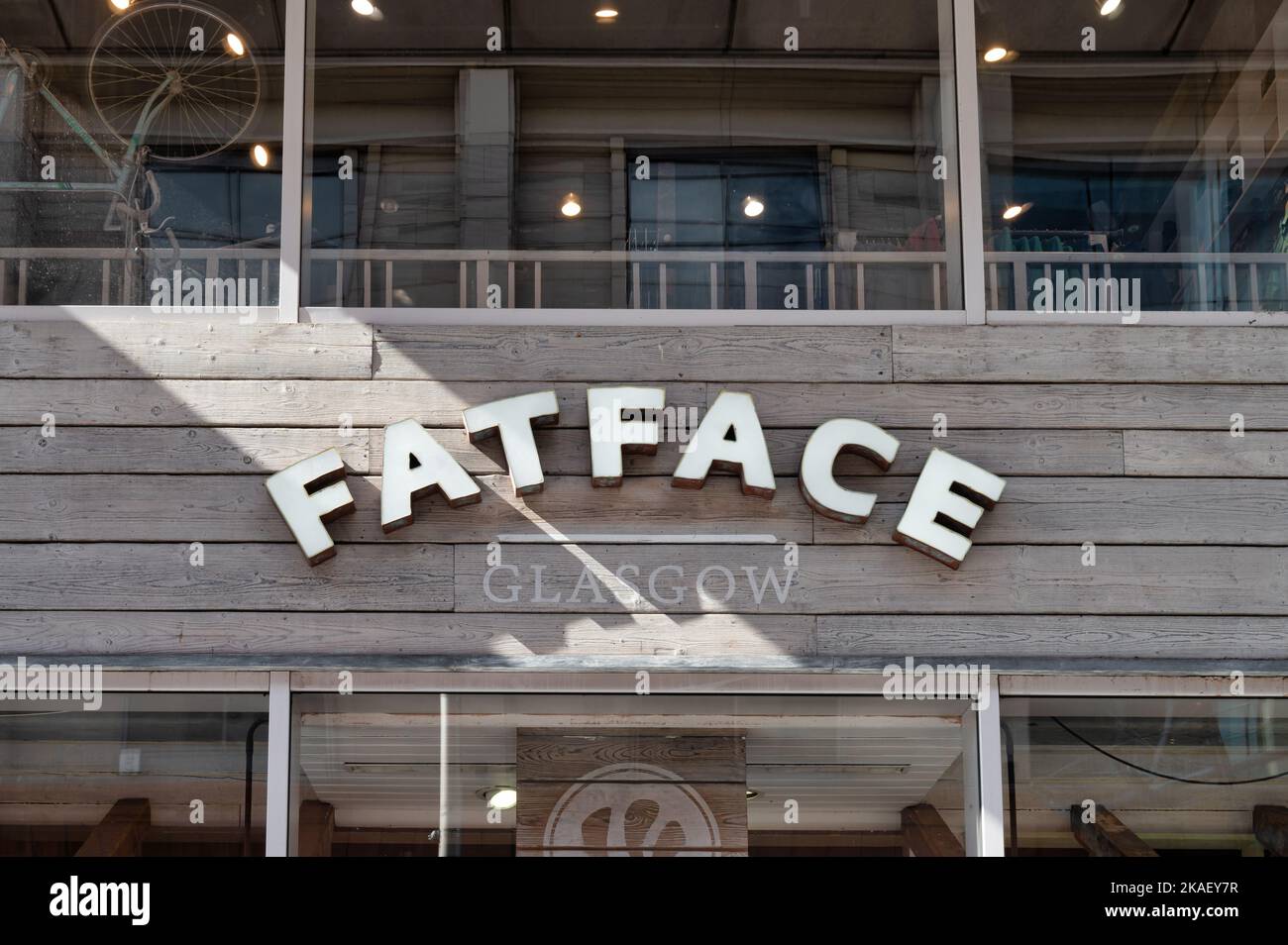 Fatface logo -Fotos und -Bildmaterial in hoher Auflösung – Alamy