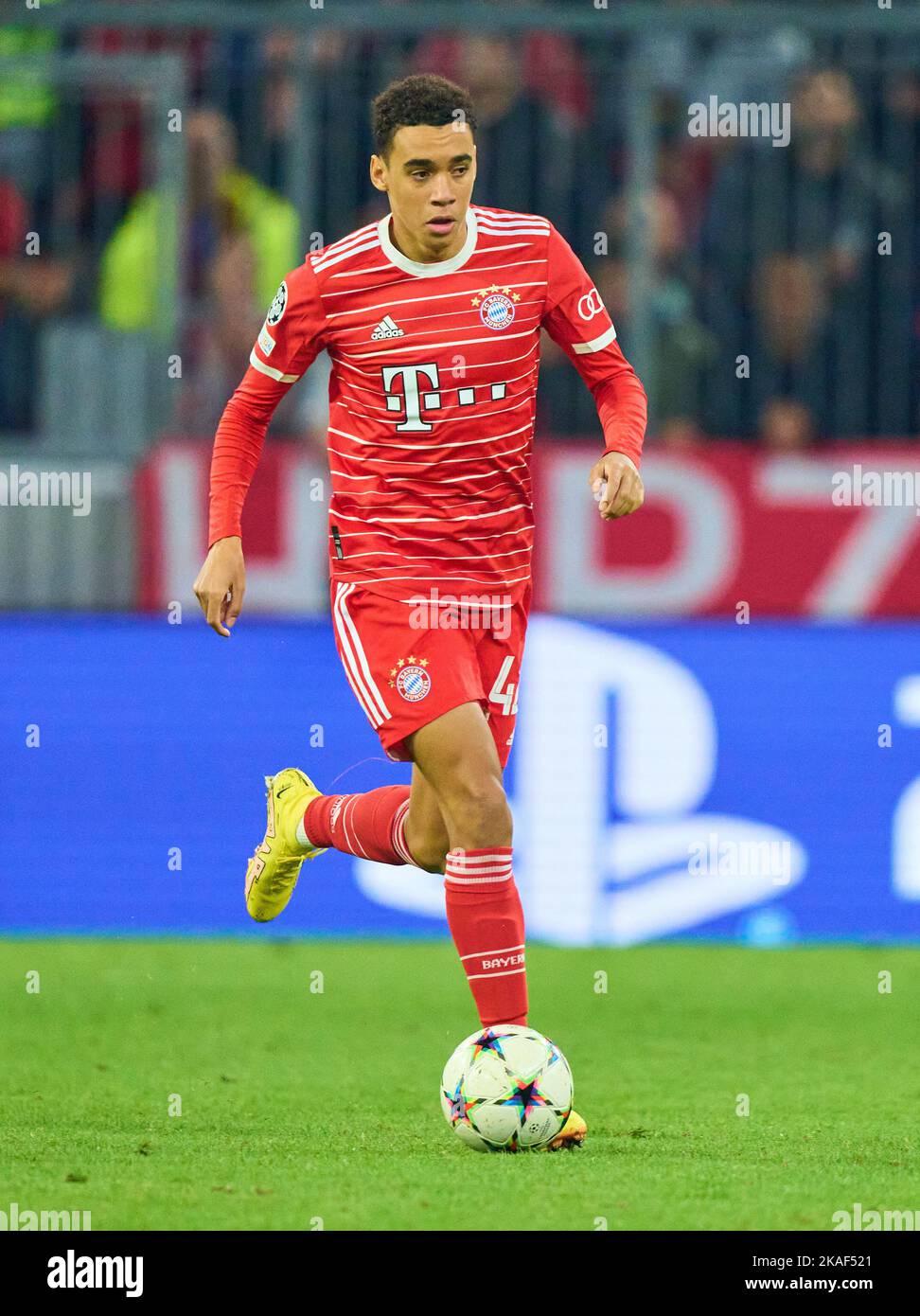 Jamal musiala body -Fotos und -Bildmaterial in hoher Auflösung - Seite ...