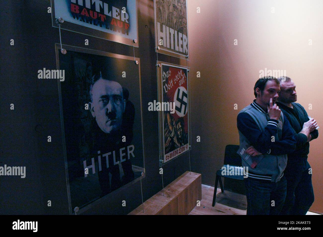 Das Museum des Zweiten Weltkriegs in Danzig - Hitler-Portarait und ...