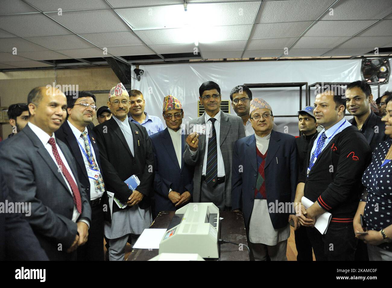 Wahlkommissar Minister Gopinath Mainali, Wahlkommissar Sudhir Kumar ...