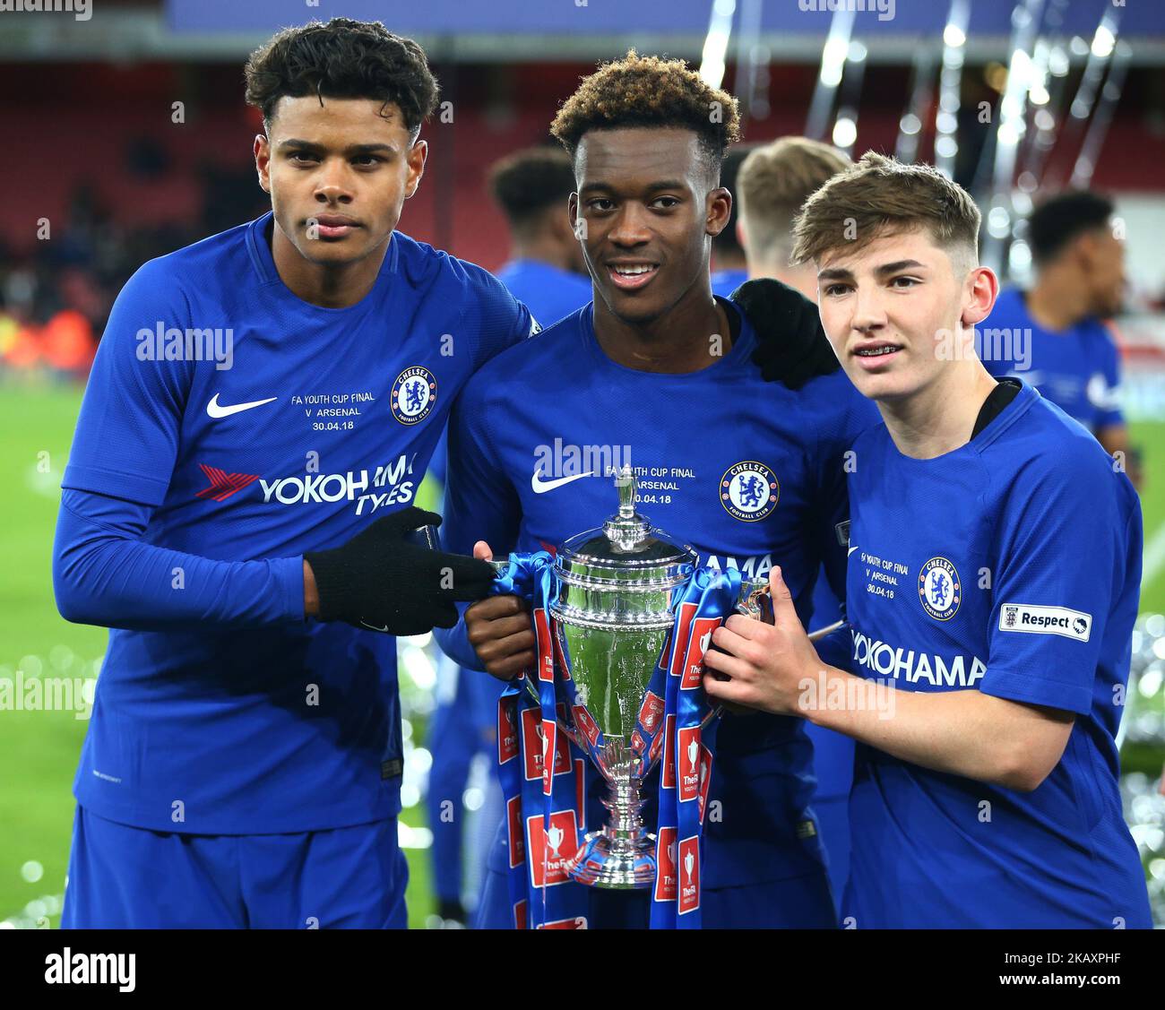 L-R Tino Anjorin , Callum Hudson-Odoi und Billy Gilmour von Chelsea U18 ...