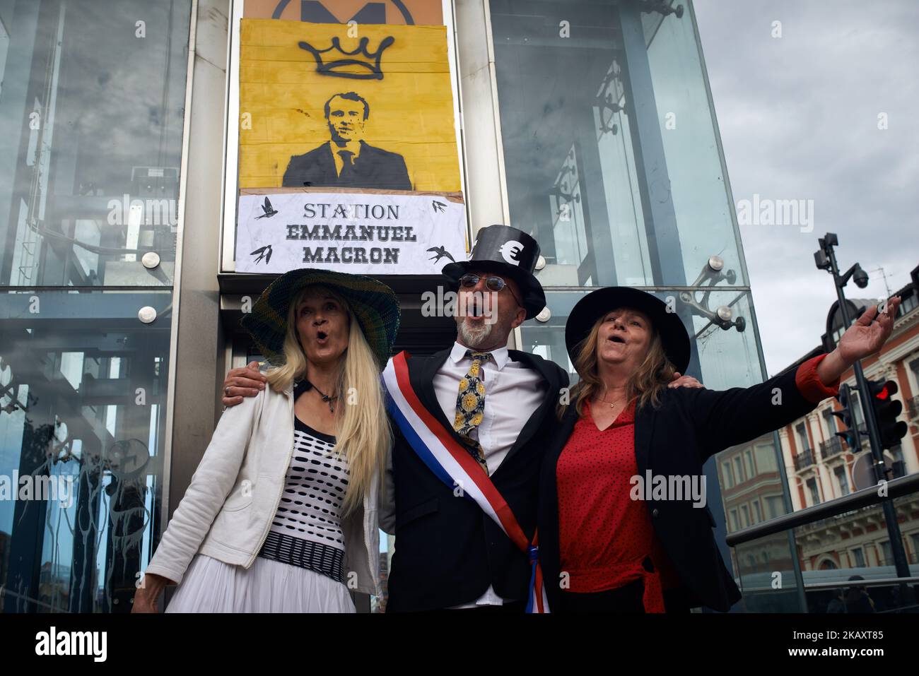 In Vorbereitung auf die große Versammlung am 5.. Mai, die unter anderem ...