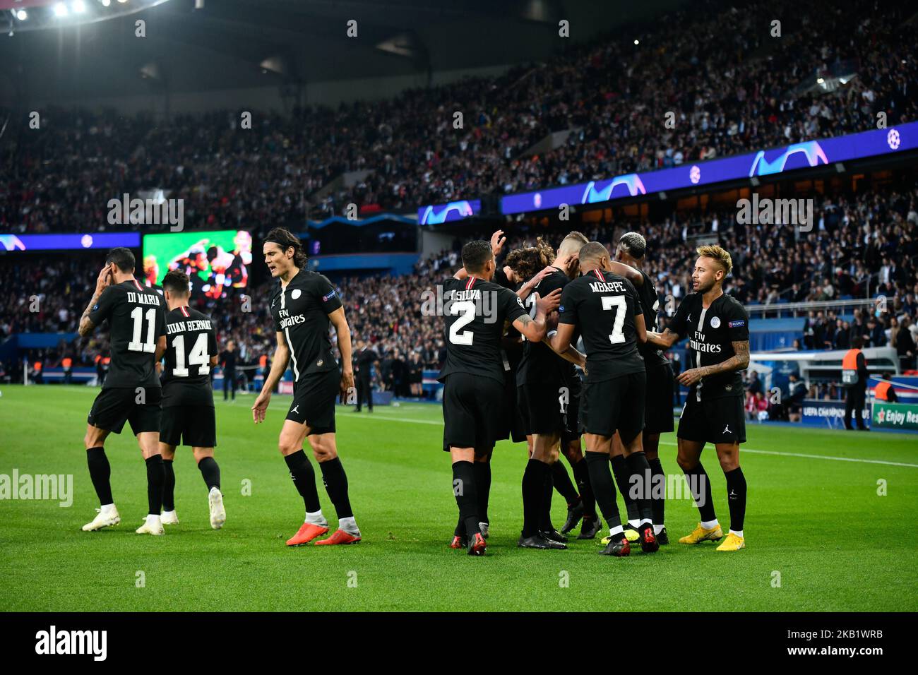 Neymar jr angel di maria killian mbappe -Fotos und -Bildmaterial in ...