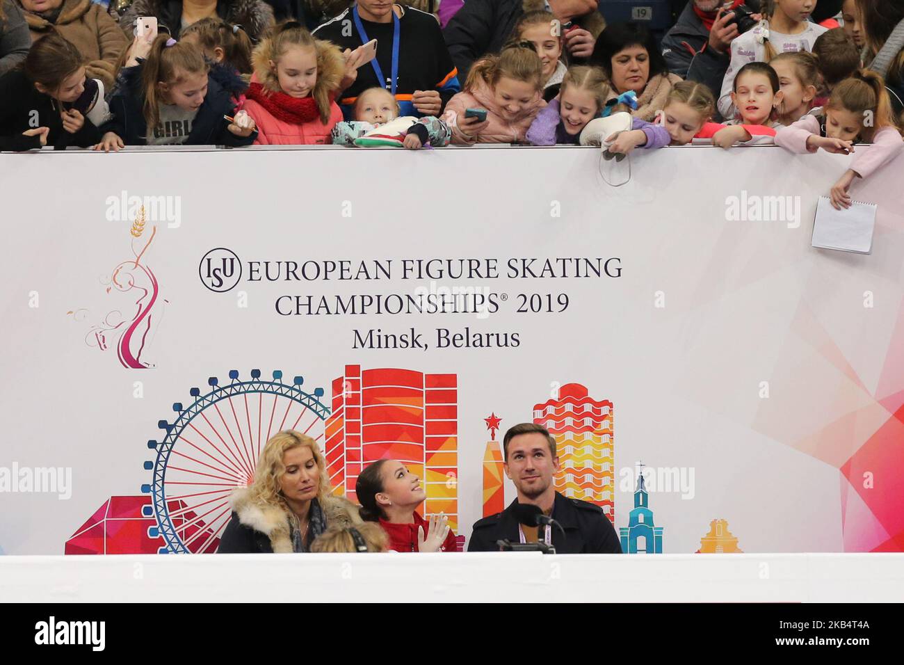 Die russische Alina Zagitova nach ihrem Auftritt bei den ISU ...