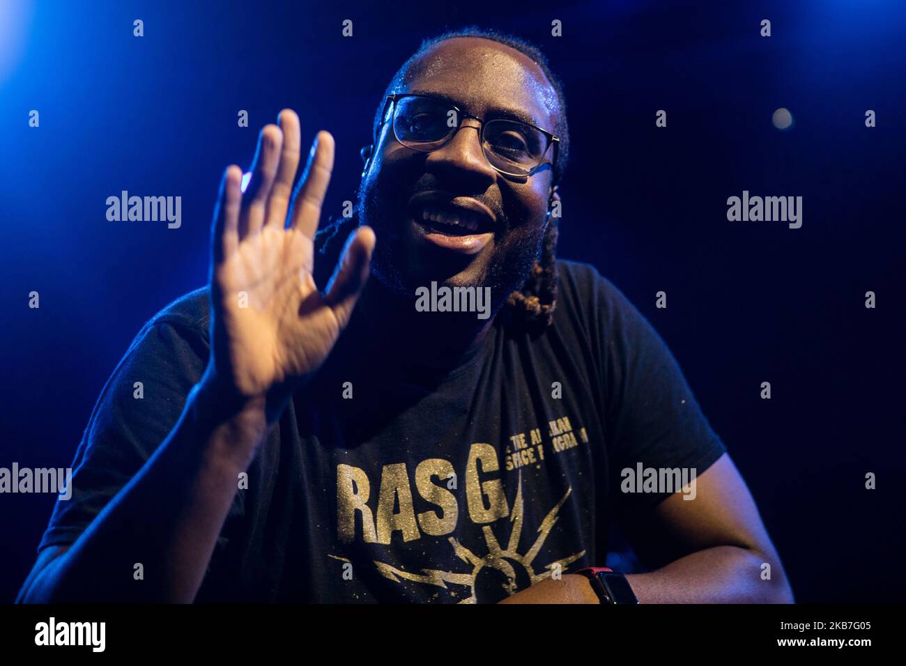 Travis mendes jon bellion -Fotos und -Bildmaterial in hoher Auflösung ...