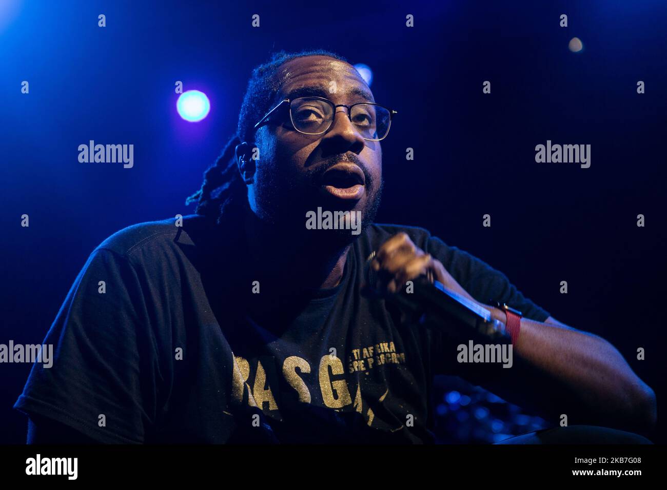 Travis mendes jon bellion -Fotos und -Bildmaterial in hoher Auflösung ...