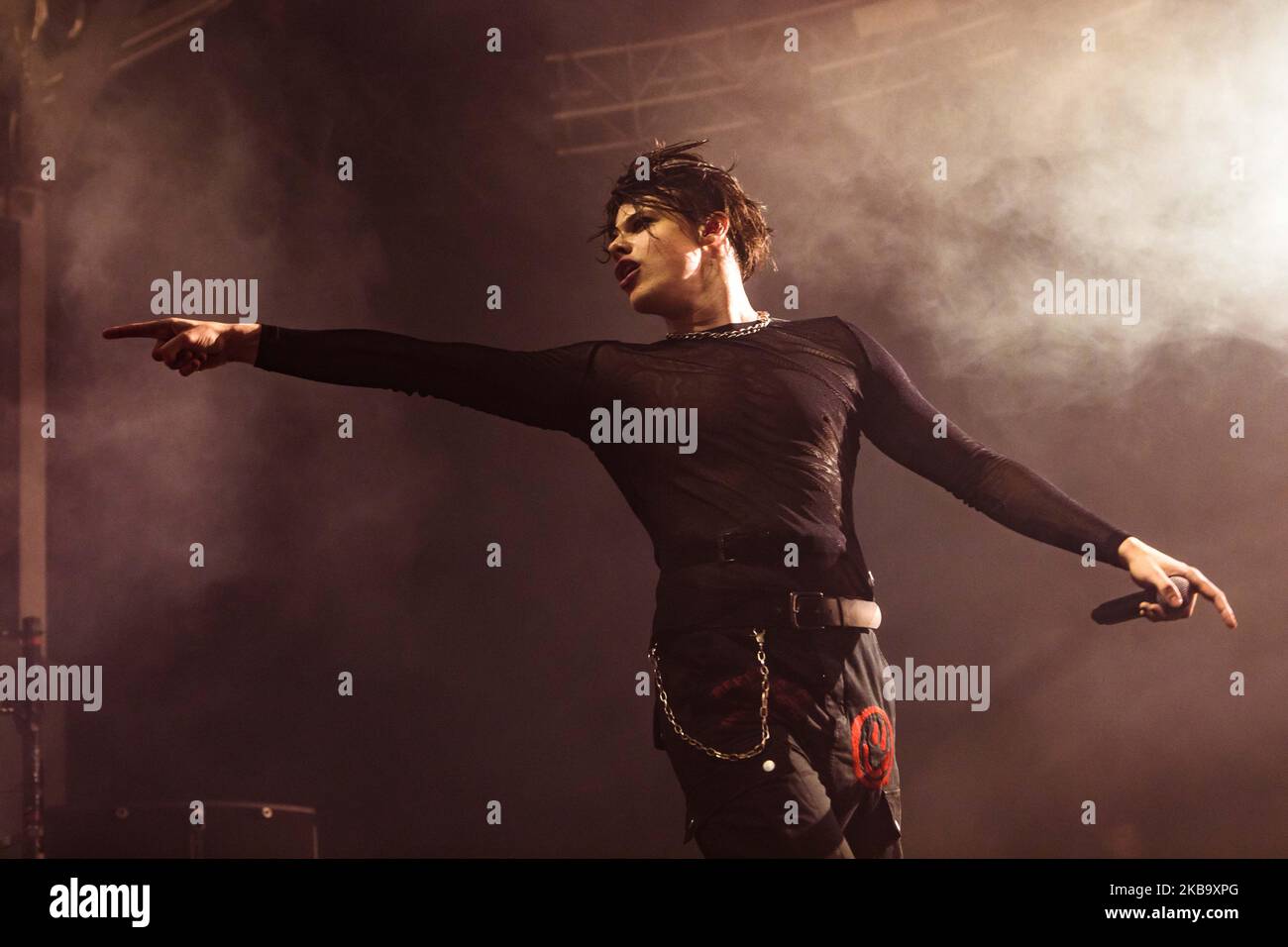 Yungblud musikfotos -Fotos und -Bildmaterial in hoher Auflösung – Alamy