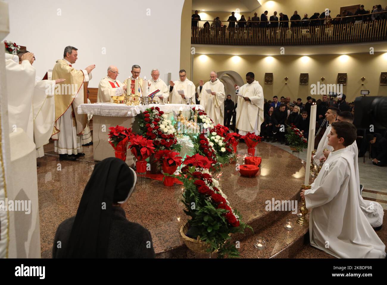 George Antonio Frendo, Erzbischof von Tirana und Nötigung, veranstaltet ...