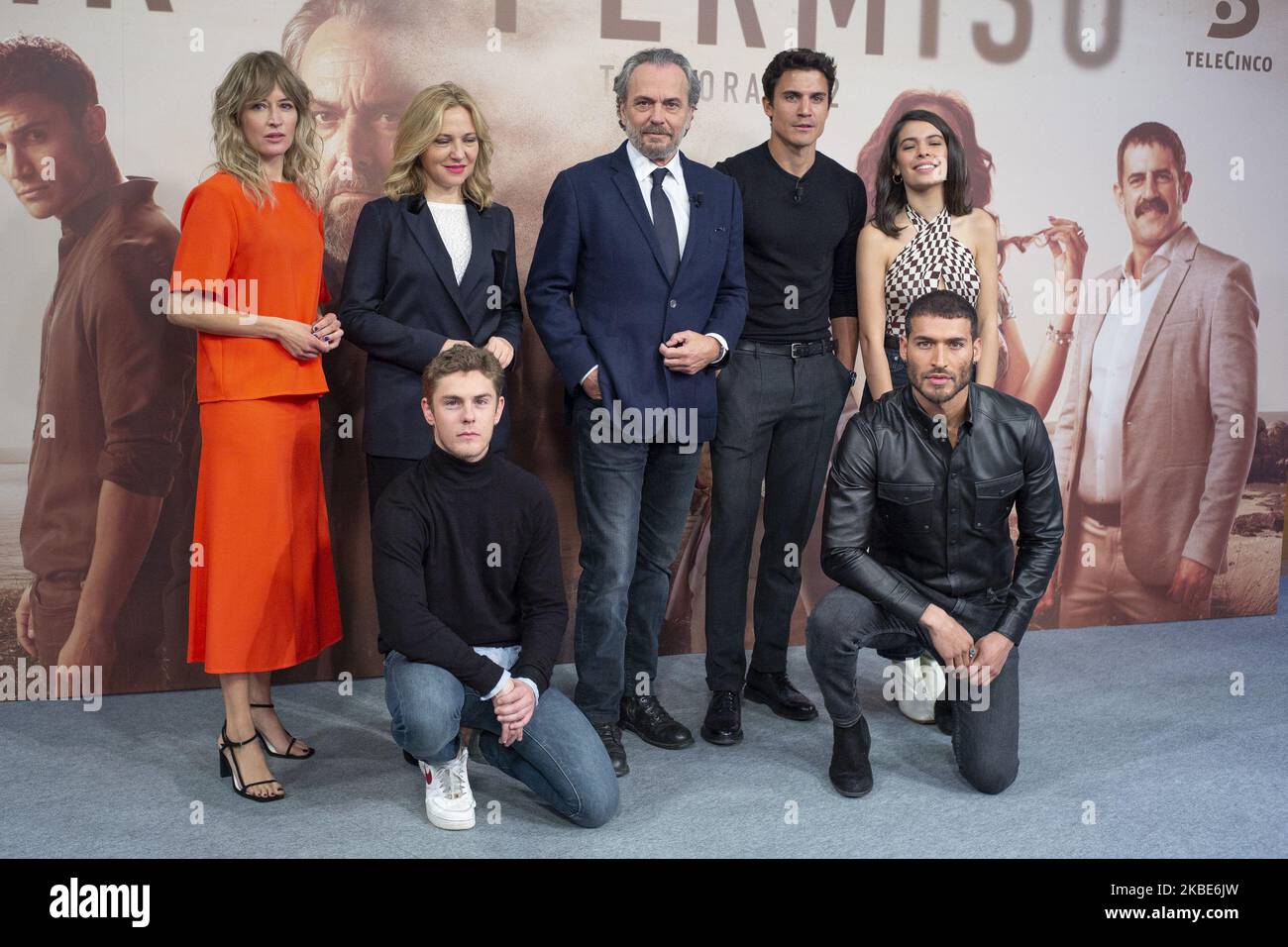 Die spanischen Schauspieler José Coronado, Marta Larralde, Patrick ...